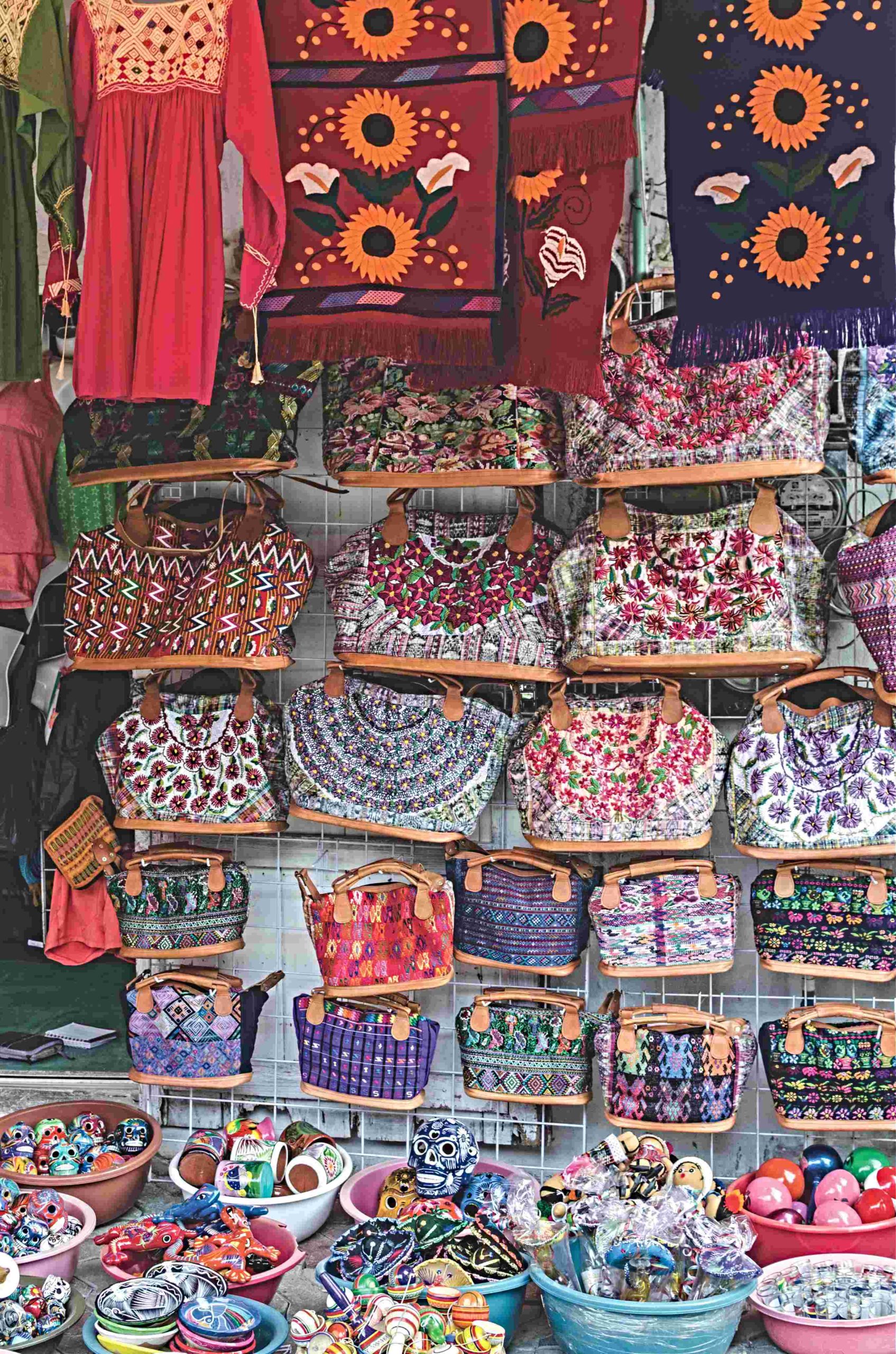 Set Off in Search of Local Handicrafts - Escapadas