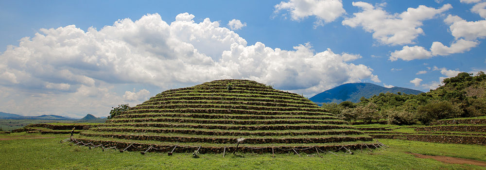 Explore Guachimontones - Escapadas
